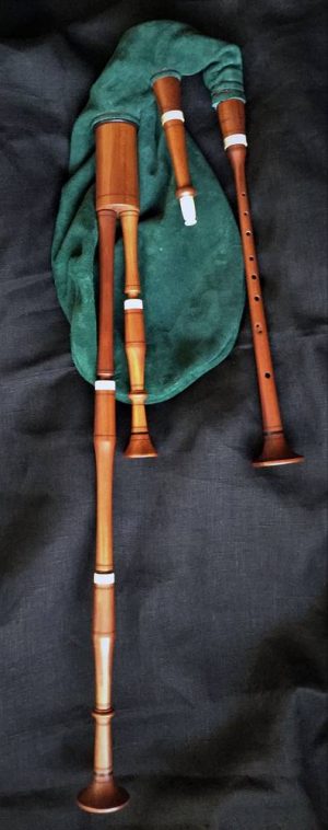 Medieval bagpipe in A – Alban Faust